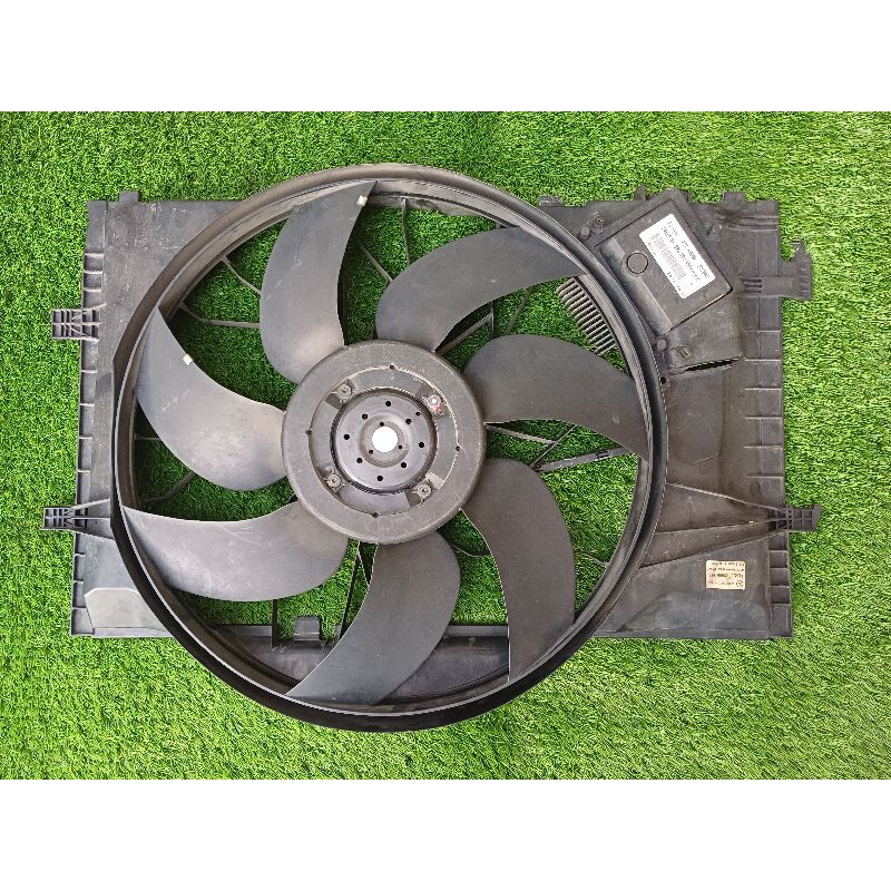 MERCEDES W203 RADIATOR FAN COMPLETE | Shopee Malaysia