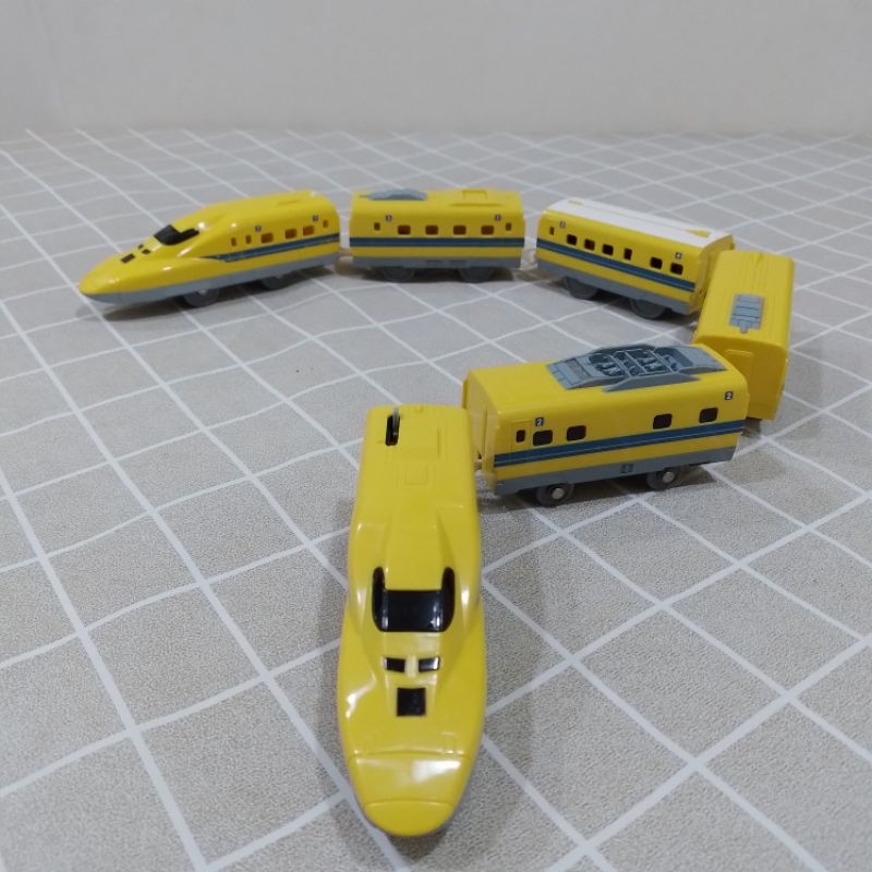 Plarail Shinkansen Model 923 Doctor Yellow Takara Tomy | Shopee Malaysia