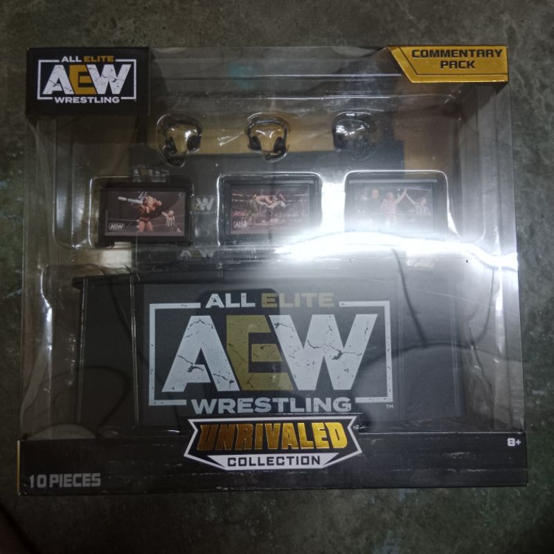 Jazwares AEW Announcer Table Accessories Commentary Pack for 6-Inch ...