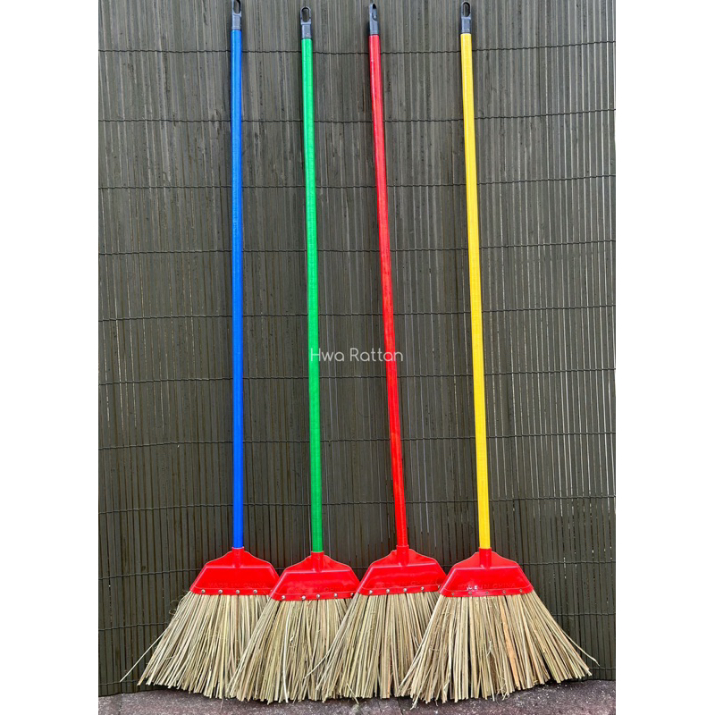 Penyapu panjang kayu lidi daun buluh cleaning outdoor yard garden broom ...