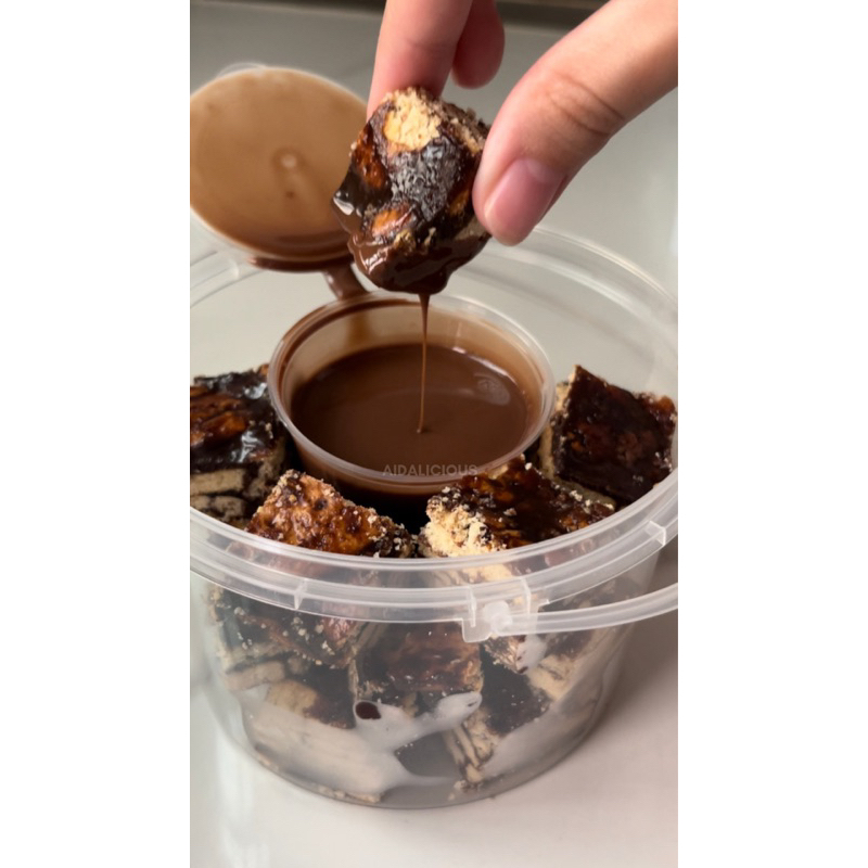KEK BATIK BITES CHOCOLATE SAUCE (TUB/JAR) | Shopee Malaysia