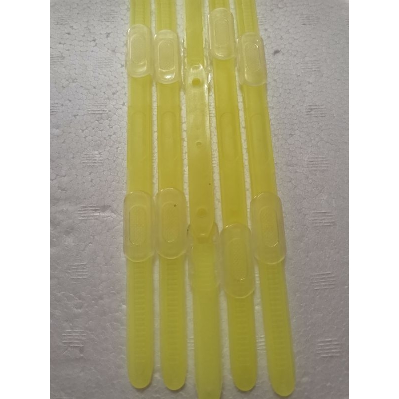 Flat file clip / paper fastener / PVC plastic fastener | Shopee Malaysia