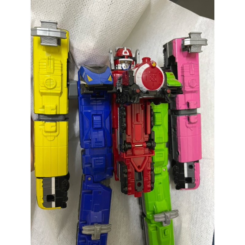 toqger mecha ( super sentai / power rangers series ) train transform ...
