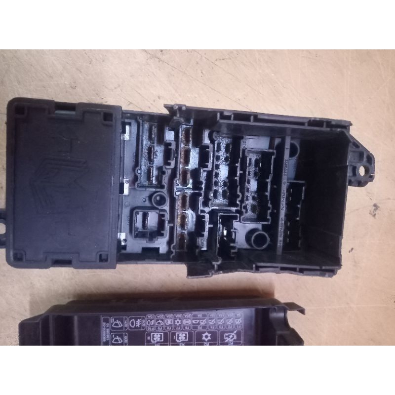 Mini Cooper R53 fuse box used with relay and fuses | Shopee Malaysia