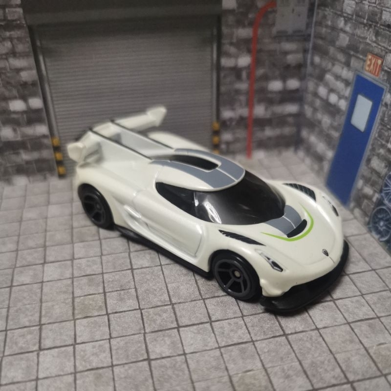 Hotwheels Koenigsegg Jesko (White) | Shopee Malaysia