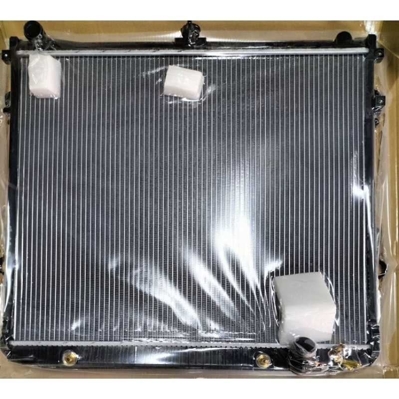TOYOTA LANDCRUISER URJ202 / VDJ79 48MM HIGH QUALITY RADIATOR | Shopee ...