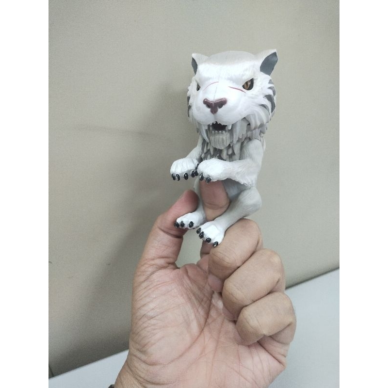 WowWee Untamed Sabre Tooth Tiger Fingerlings Silvertooth Interactive ...