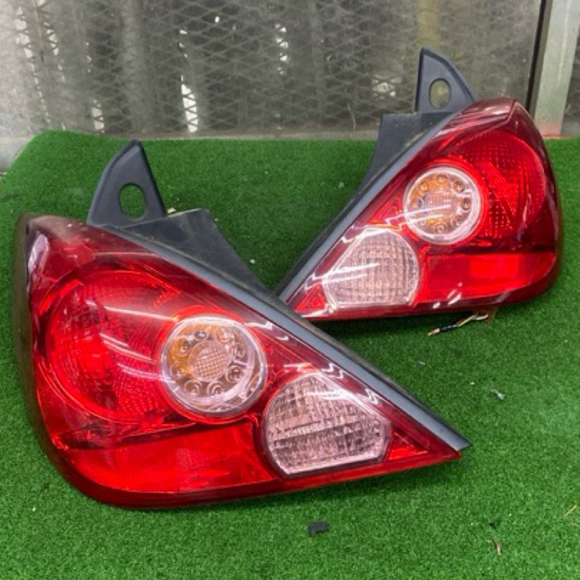 Original Nissan Tiida/ Latio Hatchback Tail Lamp | Shopee Malaysia