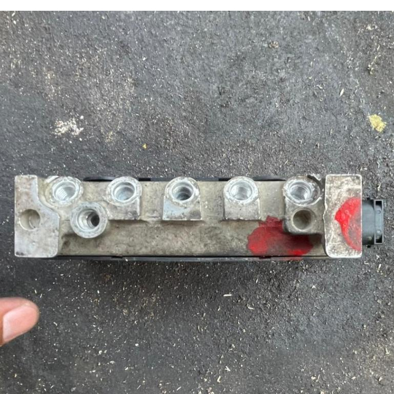 Mercedes W220 Airmatic Level Control Valve Block | Shopee Malaysia