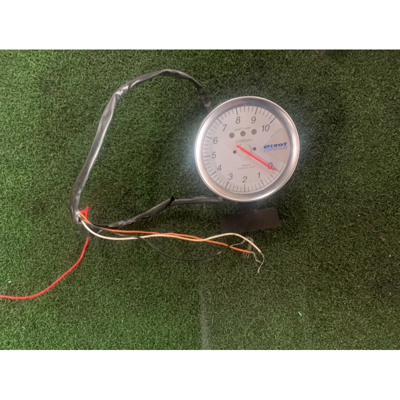 Pivot Quartz Stepping Gauge RPM Meter/Shift Lamp 0-10000 Tachometer ...