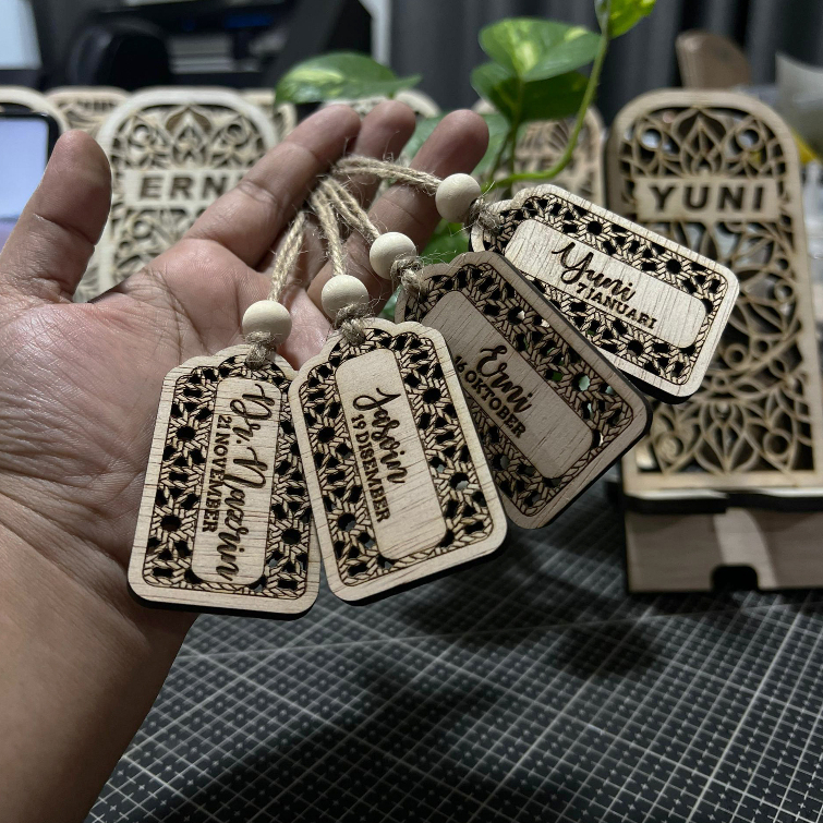 Keychain Kayu Custom Nama | Shopee Malaysia