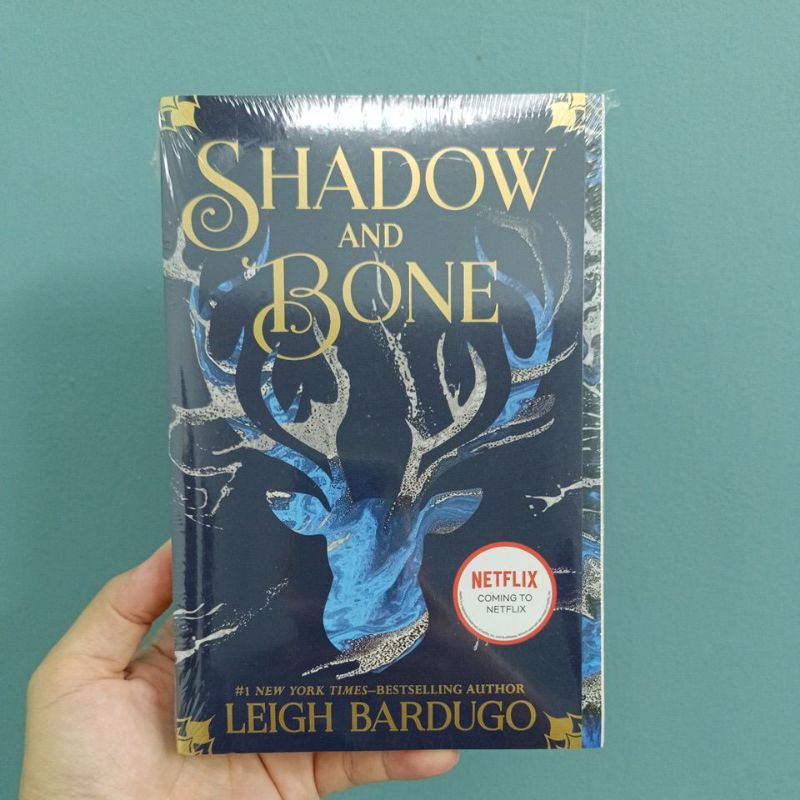 (100% Original) Shadow and Bone by Leigh Bardugo | Shopee Malaysia
