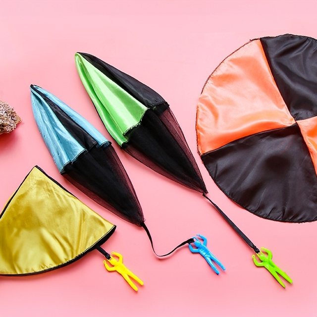 [Shopee Choice]Kids Portable Parachute Toy Foldable Parachute Figure ...