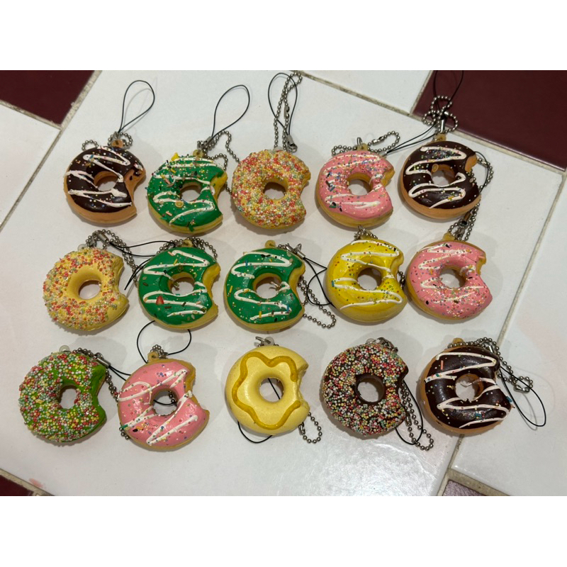 DONUT SQUISHY KEYCHAIN | Shopee Malaysia