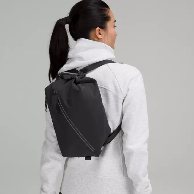 New 💯 Authentic Original Lululemon Fast Track Bag 2.0 10L Black ...
