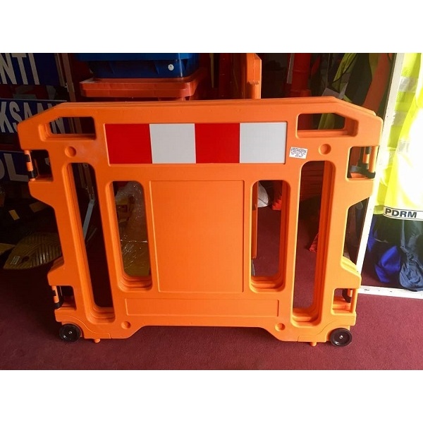 Plastic PE Orange Barrier Gate 1 Meters C/W Wheels | Shopee Malaysia