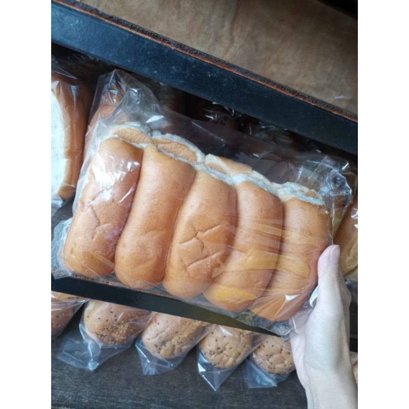[Halal] Roti Hotdog 10pcs/1pkt Soft Fresh Gebu & Lembut | Shopee Malaysia