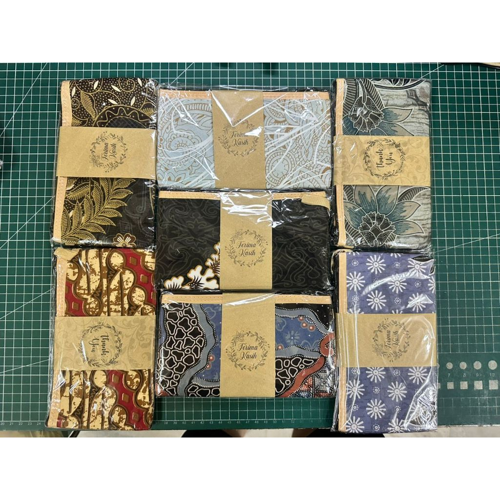 Dompet Batik Cenderahati Premium HMM Saiz Zip 19 sm Pembungkusan ...