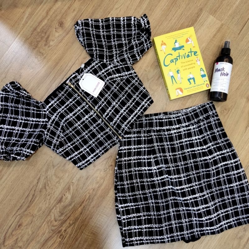 (Size XS) One set Black and White Outfit Korean Style/Full Set Korean ...