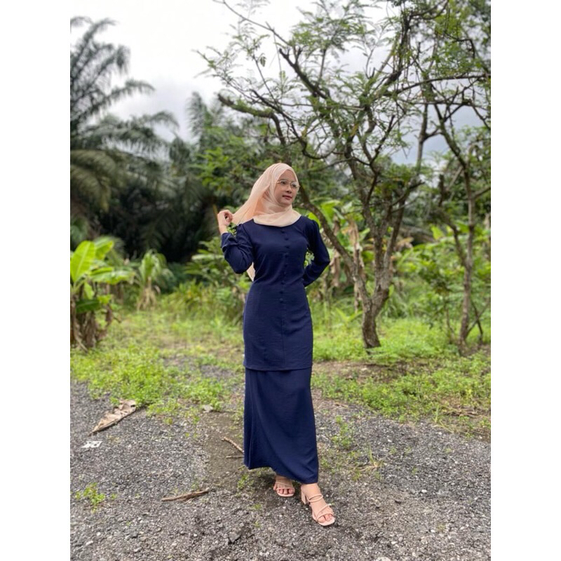 Baju Kurung Moden Baju Raya Brick Oren Baju Kurung Oren bata Perempuan ...