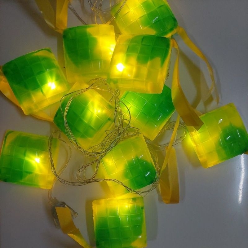 Lampu Ketupat Raya LED Saiz besar 6.5cm x 2.5cm 10 pcs 6 Meter Panjang ...