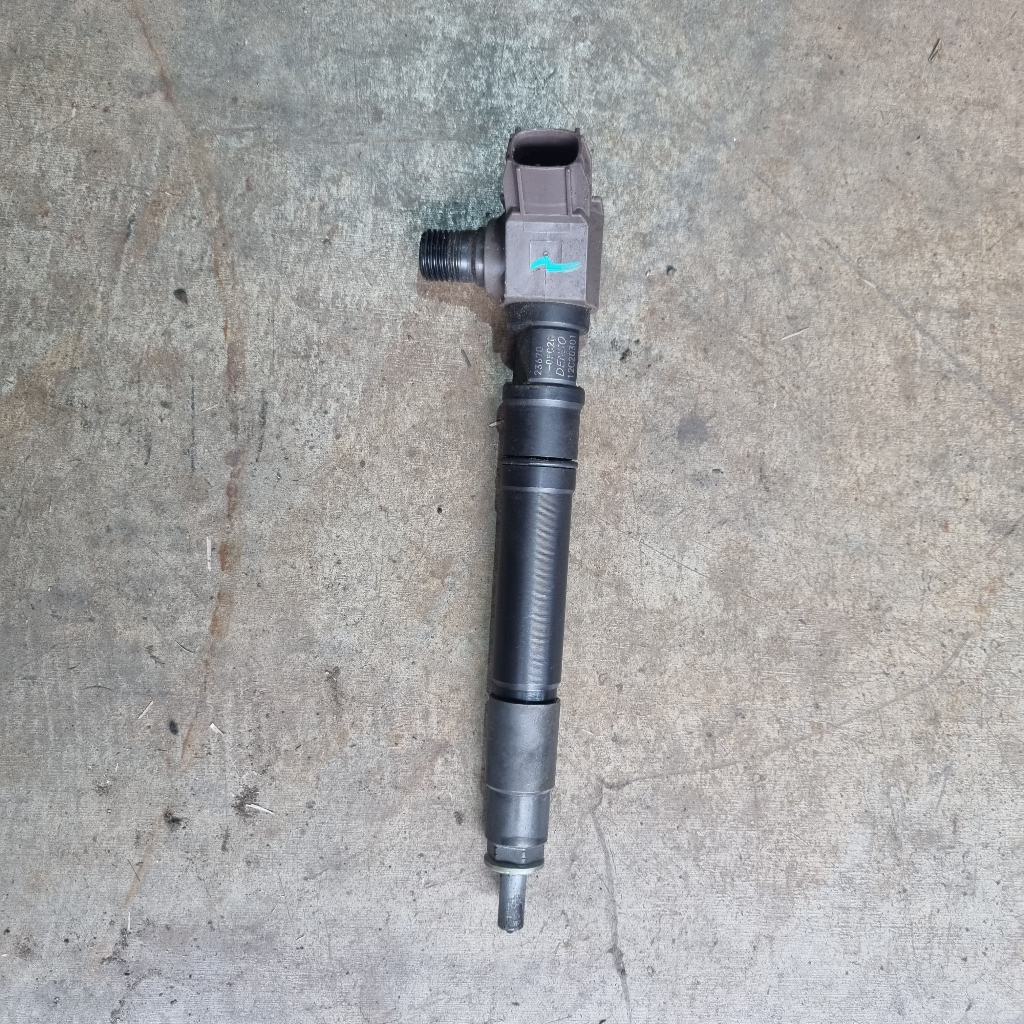 Original Denso Used Hilux Revo 2.4 2GD Diesel Injector Nozzle 23670 ...