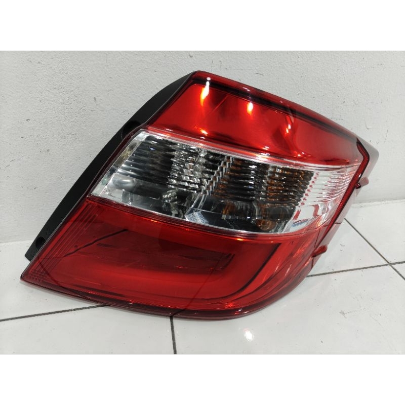 produa bezza tail lamp Rh | Shopee Malaysia