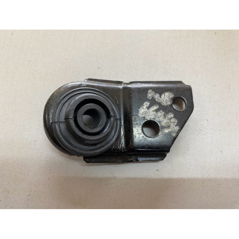 PROTON WIRA SATRIA RADIATOR LOWER INSULATOR MOUNTING BUSH WITH BRACKET ...