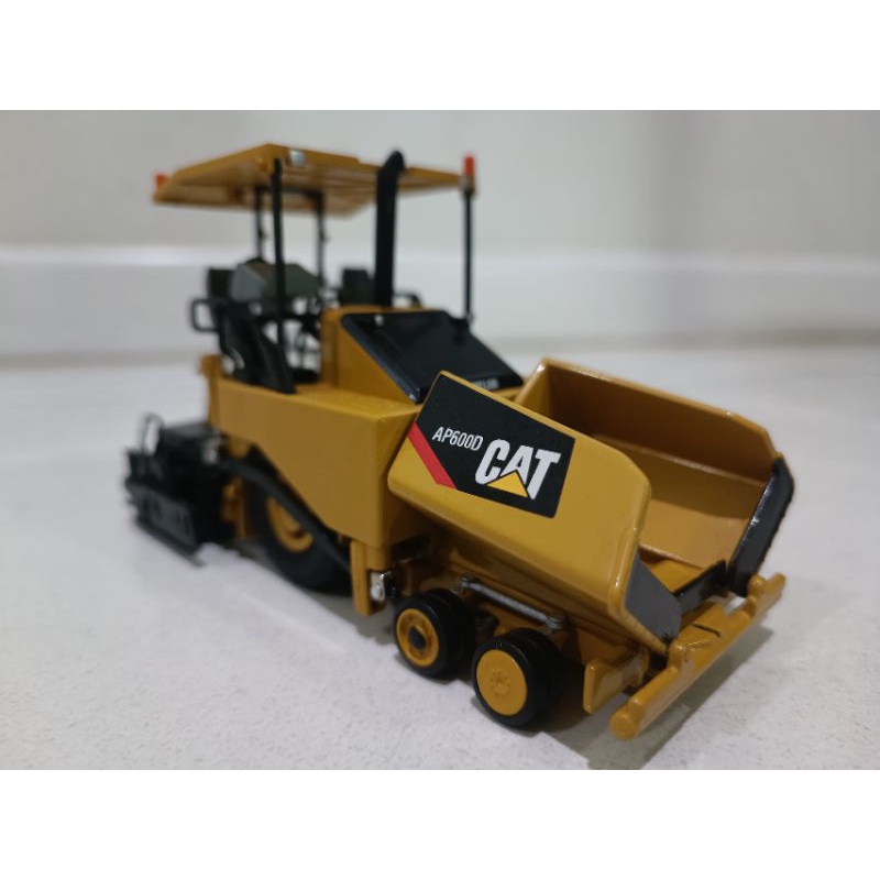 1:50 CAT AP600D Asphalt Paver with Canopy | Shopee Malaysia