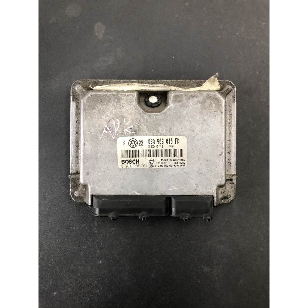 VOLKSWAGEN GOLF BORA Engine Control Unit ECU APK 06A-906-018-FK Used ...