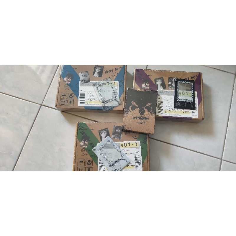 OFFICIAL BTS V TAEHYUNG LAYOVER ALBUM WEVERSE VERSION | Shopee Malaysia