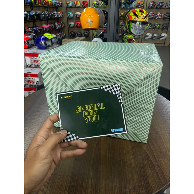 GIFT PACKAGE(WRAPPING PAPER WITH CARD) | Shopee Malaysia