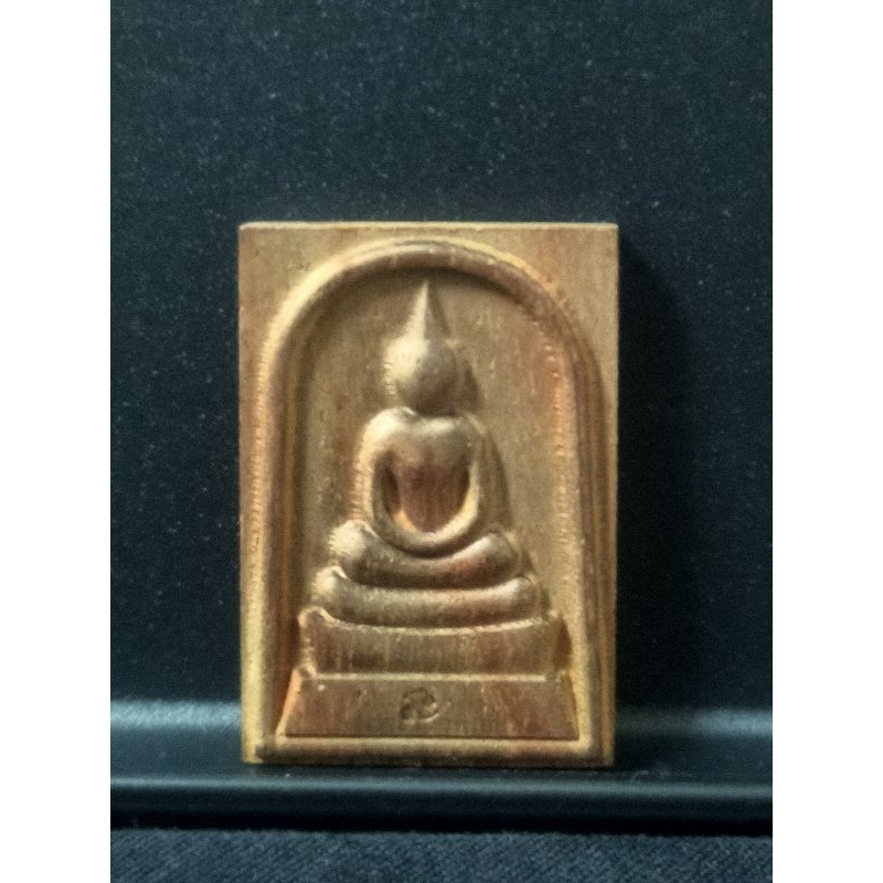 ( 2.5 X 3.5 CM )名称 ：SOMDET 庙名 ：WAT LAHANYAI 师傅 ：LP SIN 佛历 ：BE 2565 原料 ...