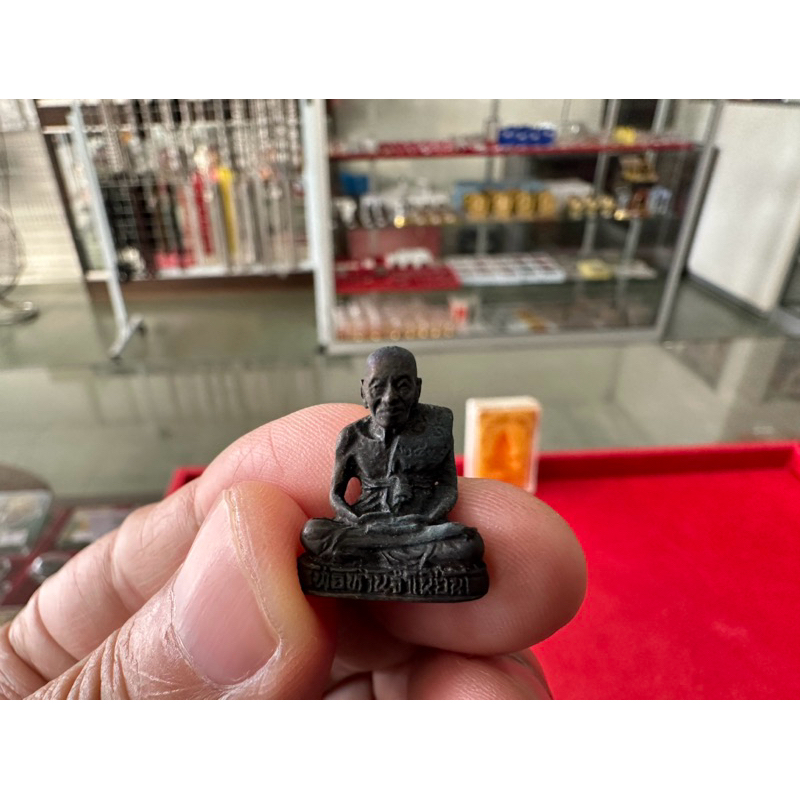 2555 Lp Phor Jam Nian Ner Thong Deang Wat Tong Liap （龙婆赞念铜质小立尊 ...