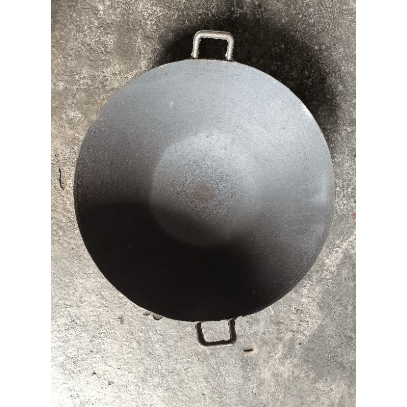 Kuali Besi Hitam Bertangkai 14 inch Hingga 27 inch | Shopee Malaysia
