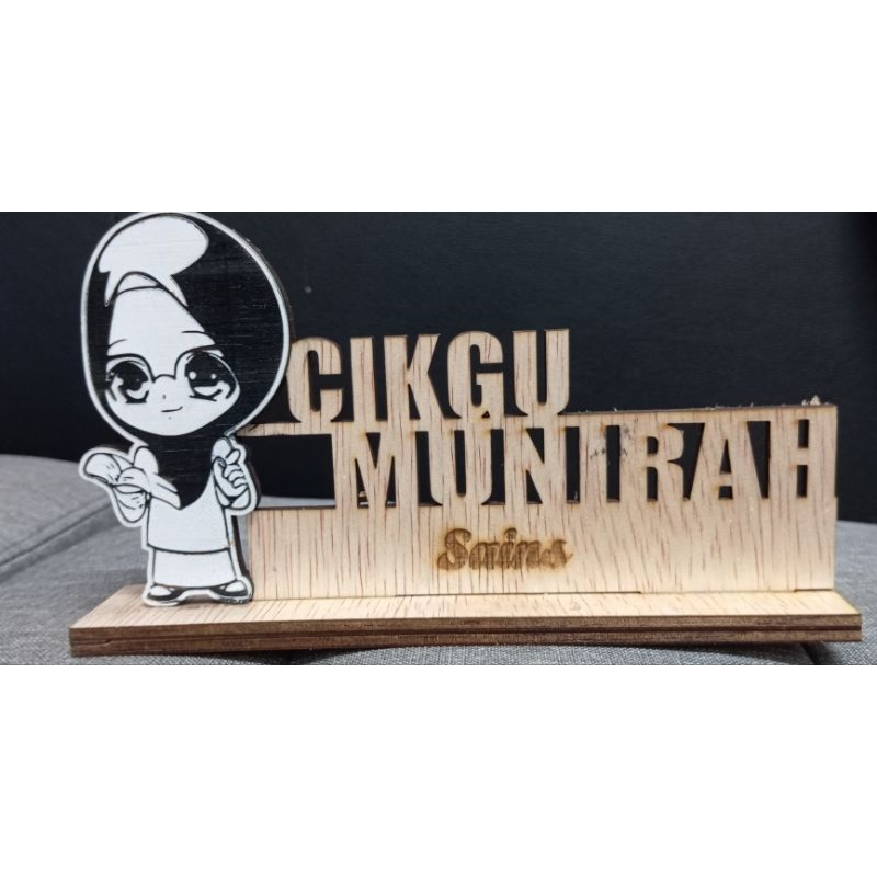 Signboard Ukiran Meja / Table Stand Signage / Papan Tanda Nama Ukir ...