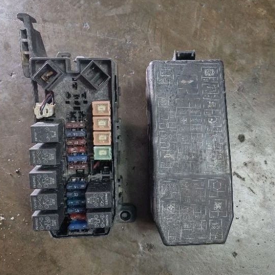 FUSE BOX PROTON WAJA MMC ORIGINAL (USED) | Shopee Malaysia