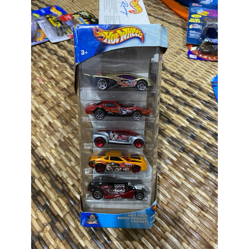 Hot Wheels 5 / Gift Pack Cyborg Assault w Side Draft, Corvette Stingray ...