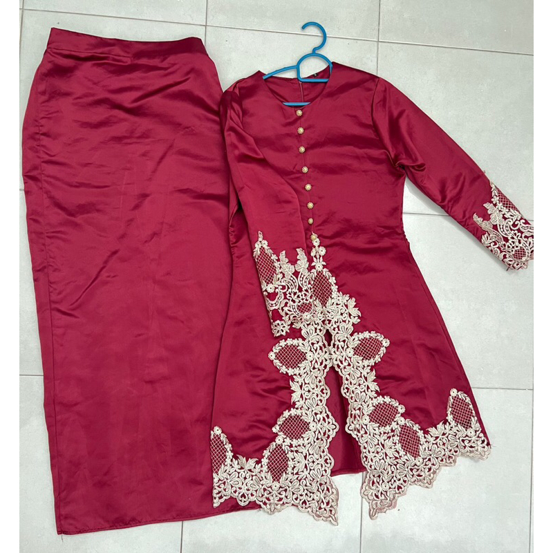 PRELOVED ! Baju kurung satin MAROON ( RAYA 2024 ) | Shopee Malaysia
