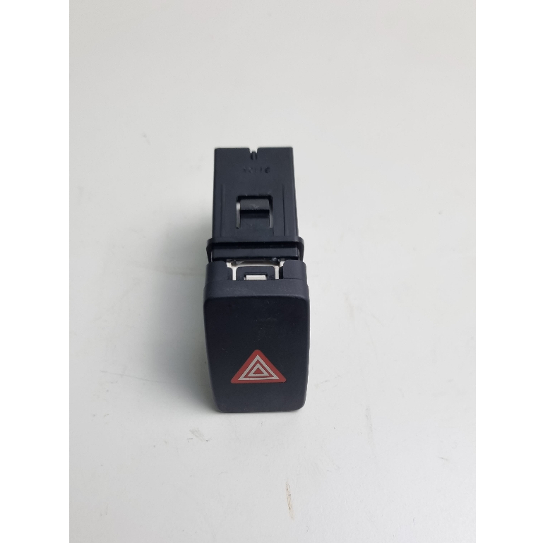Kia Rio Double Signal Hazard Signal Emergency Button Switch | Shopee ...