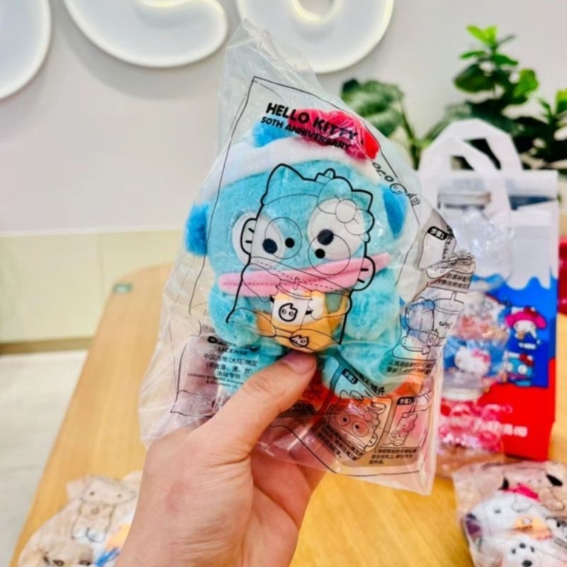 2024 Hello Kitty VS Coco co-branded Sanrio doll badge peripheral Sanrio ...