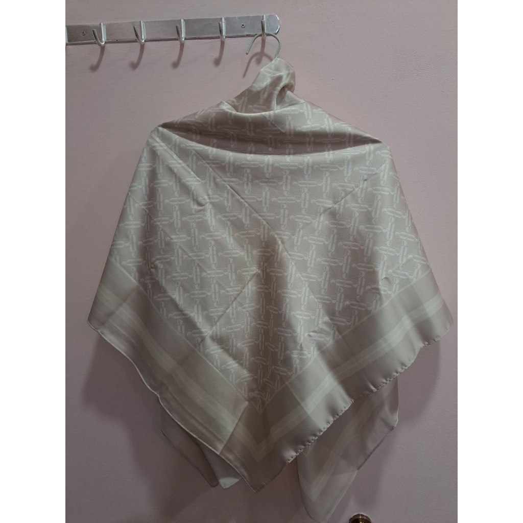 [NEW] Tudung Monogram 50 : Creme Brulee | Shopee Malaysia