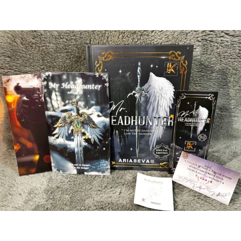🔥READY STOK🔥MR HEADHUNTER🔥 🔥ARIASEVA🔥HARD COVER | Shopee Malaysia