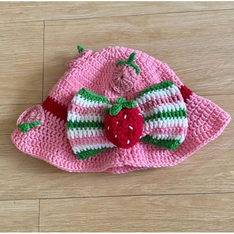 Crocheted Strawberry Shortcake Bucket Hat (Topi Kait) | Shopee Malaysia