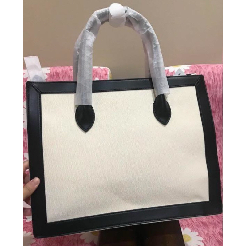 CN Vera Large Tote (minor defect) | Shopee Malaysia