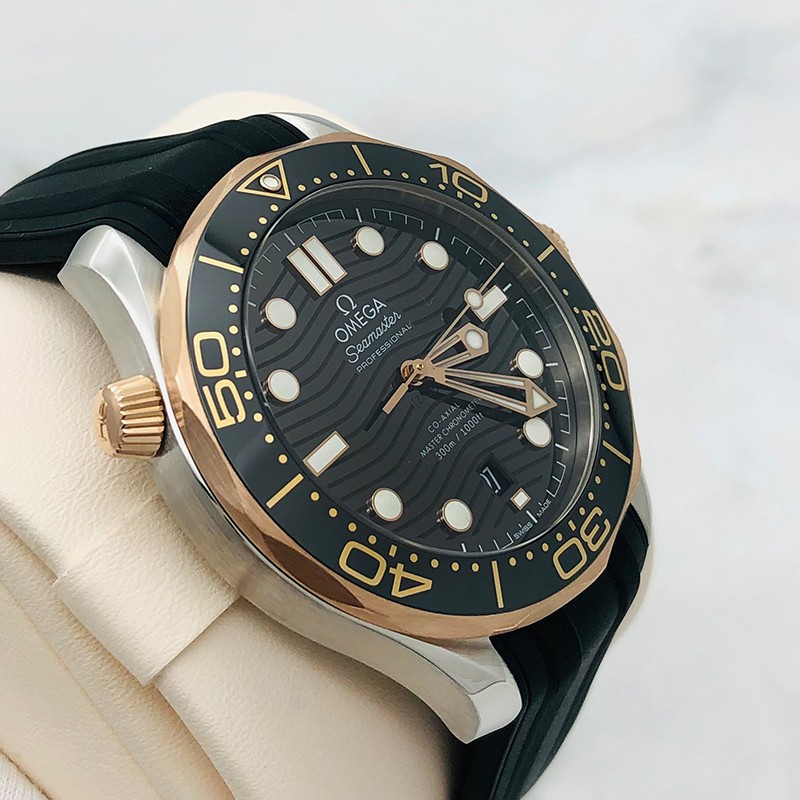 40MM RUBBER STARAP RE-STOCK DATE FUNCTION WATCH FULLY AUTOMATIC NEW ...