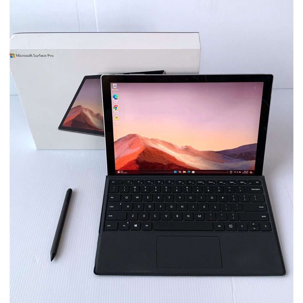[USED] Microsoft Surface Pro 7 with Type Cover Keyboard and Surface Pen ...