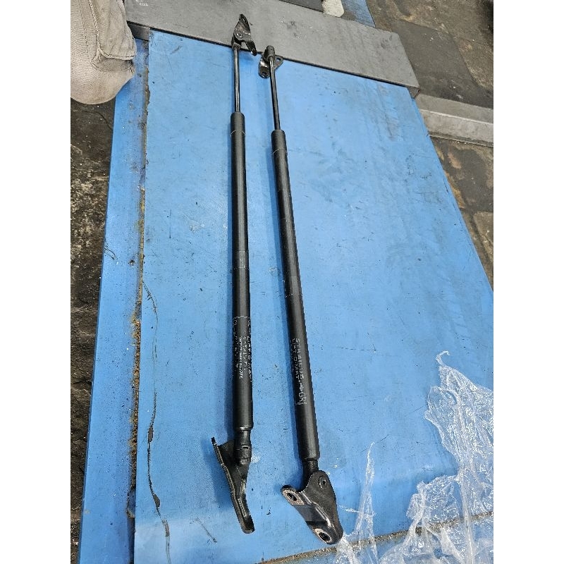 Toyota Vellfire / Alphard AGH30 REAR BOOT DAMPER *USED PART* | Shopee ...