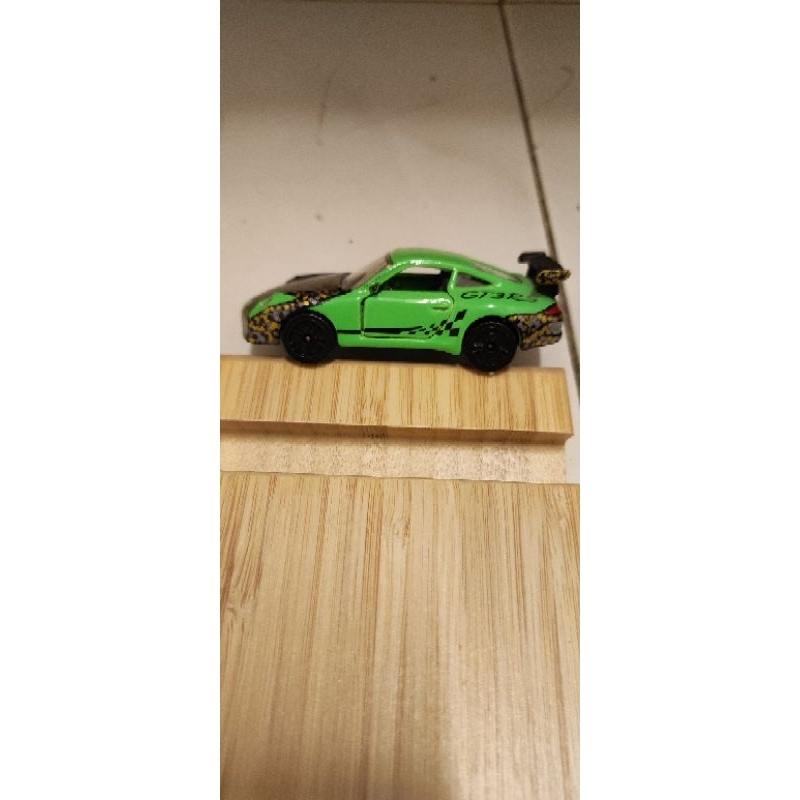 1:64 diecast Porsche 911gt3 green snake skin paint by hand if you ...
