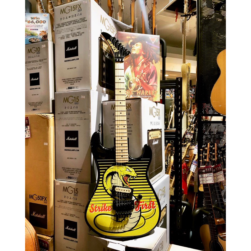 KRAMER BARETTA REVERSE HEADSTOCK COBRA BLACK YELLOW Baretta, Custom ...
